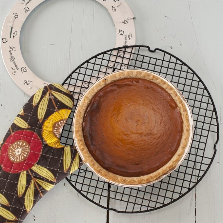Adjustable Pie Crust Shield | Bakeware Accessories | Nordic Ware
