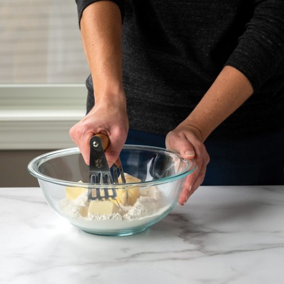 Pastry Blender | Bakeware Accessories & Tools | Nordic Ware