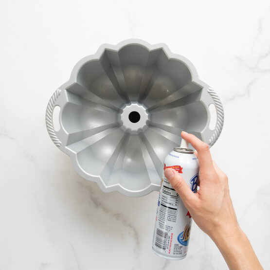 Baker's Joy Nonstick Baking Spray | Bakeware Accessories | Nordic Ware
