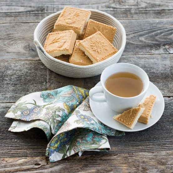 English Shortbread Pan - Nordic Ware