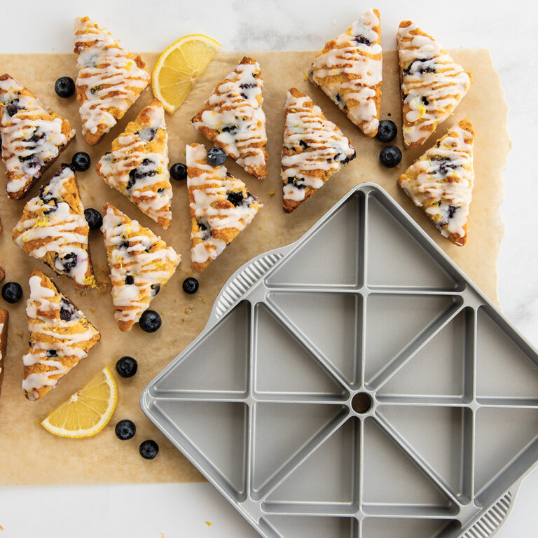 Scottish Mini Scone Pan | Cast Aluminum Bakeware | Nordic Ware