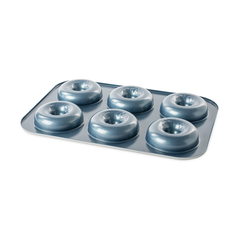 Classic Donut Pan | Aluminum Bakeware | Nordic Ware