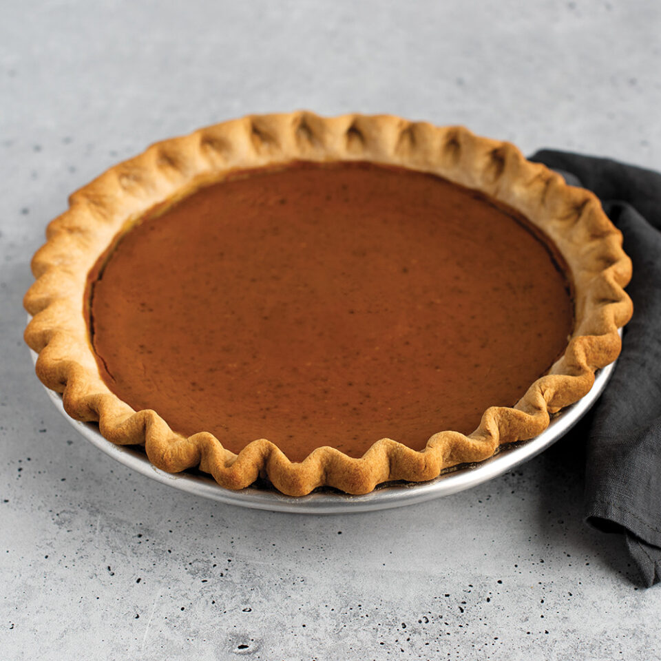 Naturals® High Dome Covered Pie Pan | Aluminum Bakeware | Nordic Ware