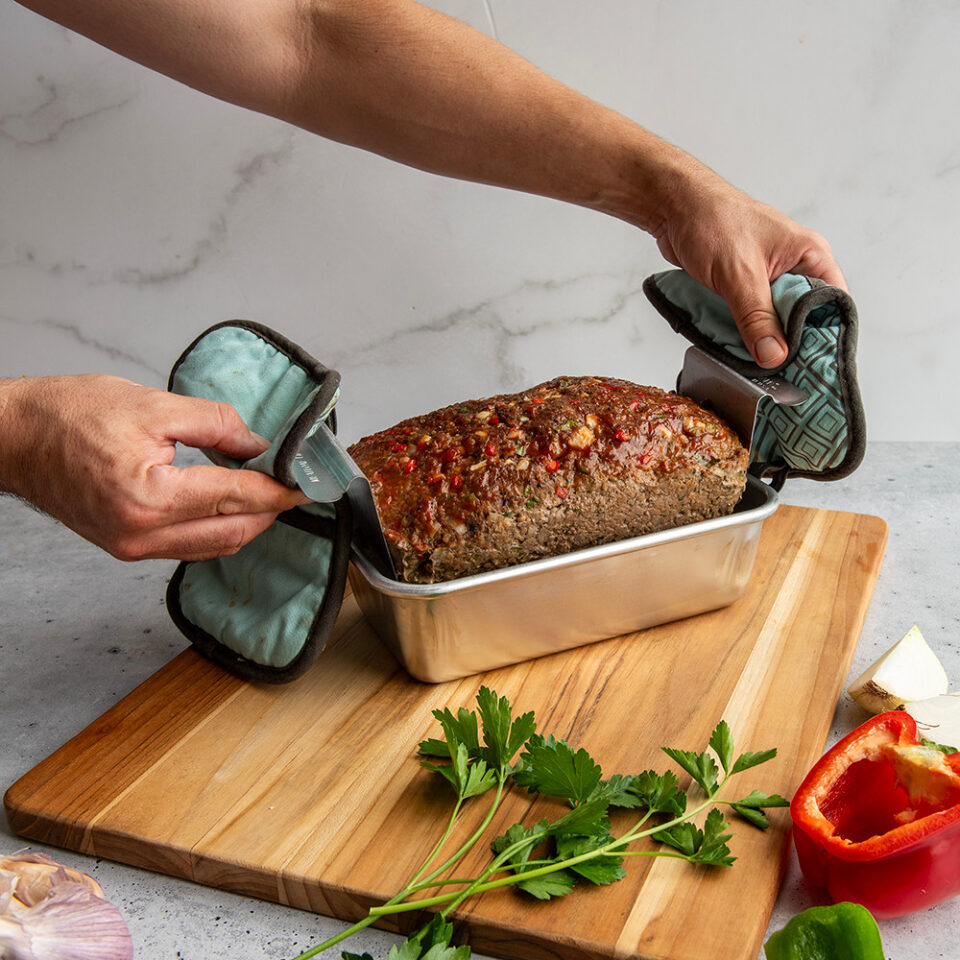 Naturals® Meatloaf Pan with Lifting Trivet | Aluminum Loaf Pan | Nordic ...
