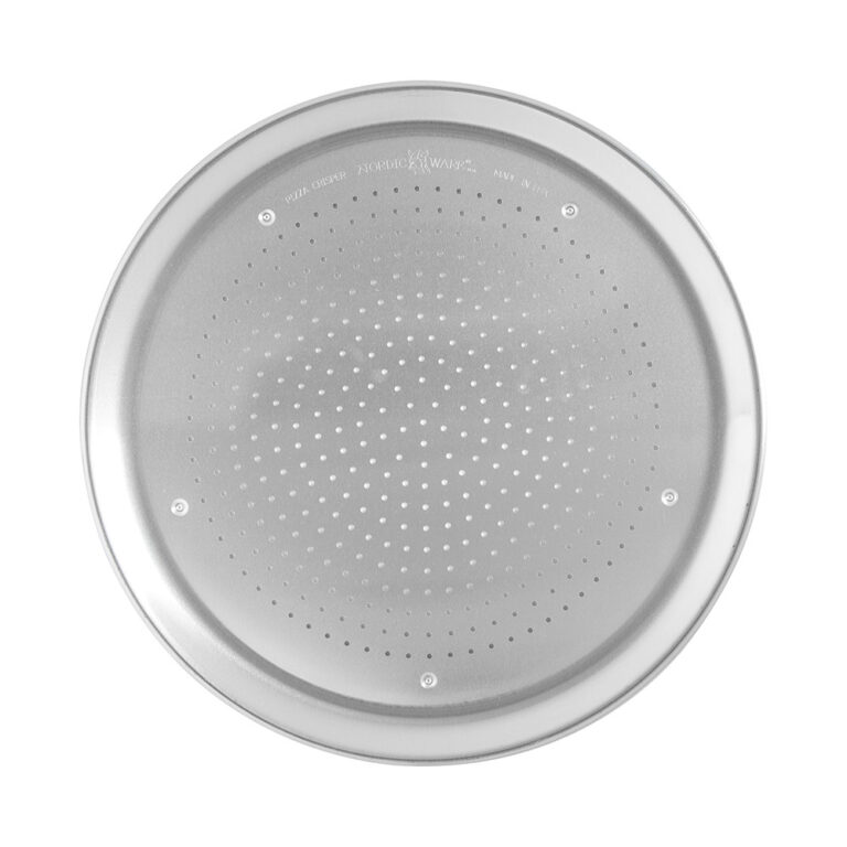Naturals® 16" Hot Air Pizza Crisper | Aluminum Pizza Pan | Nordic Ware