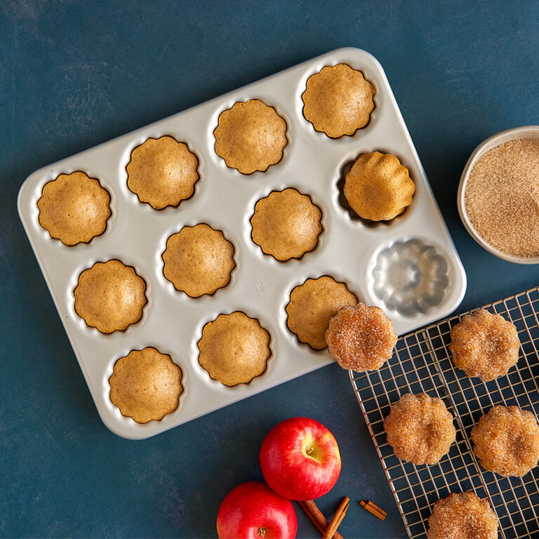 Mini Bundt® Cupcake Pan | Aluminum Bakeware | Nordic Ware
