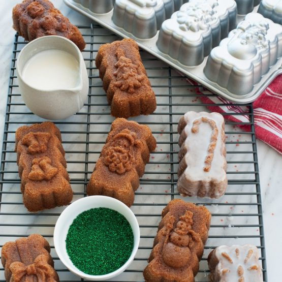 Holiday Mini Loaves Pan | Holiday Bakeware | Christmas Baking Pans ...