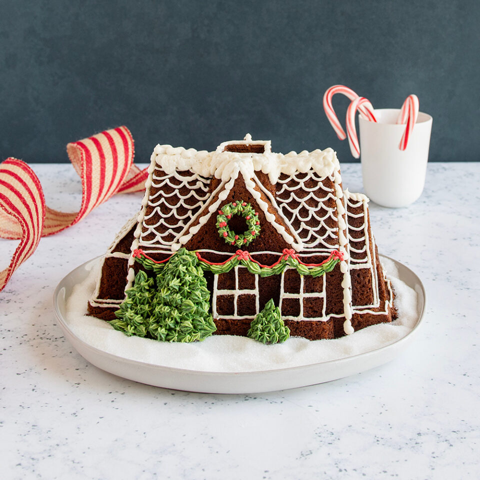 Gingerbread House Bundt® Pan | Holiday Bakeware | Christmas Baking Pans ...