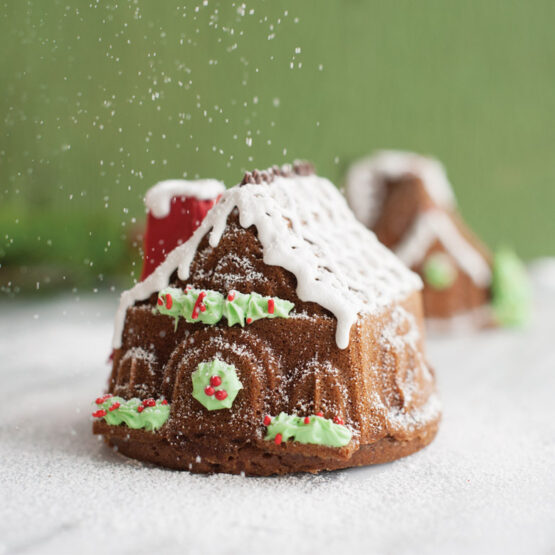 Gingerbread House Duet Pan | Holiday Bakeware | Christmas Baking Pans ...