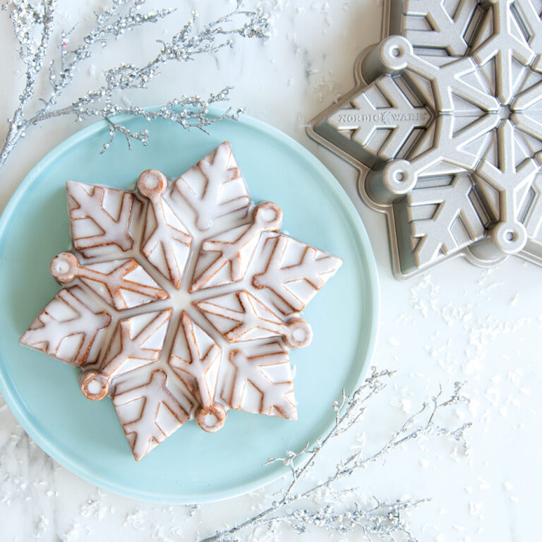 Snowflake Pan | Holiday Bakeware | Christmas Baking Pans | Nordic Ware