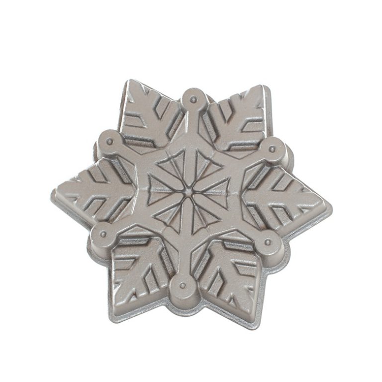 Snowflake Pan | Holiday Bakeware | Christmas Baking Pans | Nordic Ware