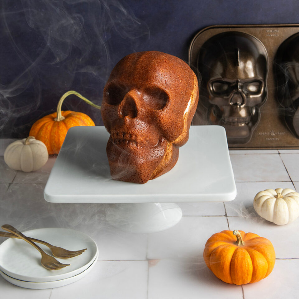 Haunted Skull Cake Pan | Halloween Baking Pans | 3D Cake Molds | Nordic ...