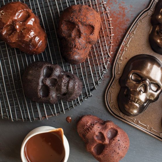 Haunted Skull Cakelet Pan | Halloween Baking Pans | Mini Cake Pans ...