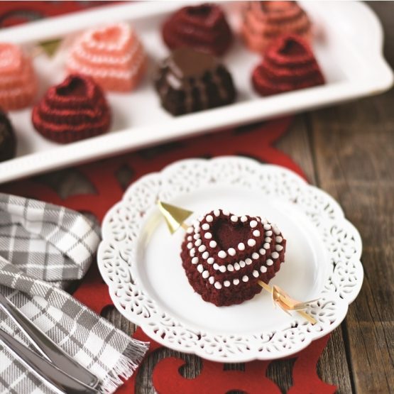 Tiered Heart Cakelet Pan | Cast Aluminum Bakeware | Nordic Ware