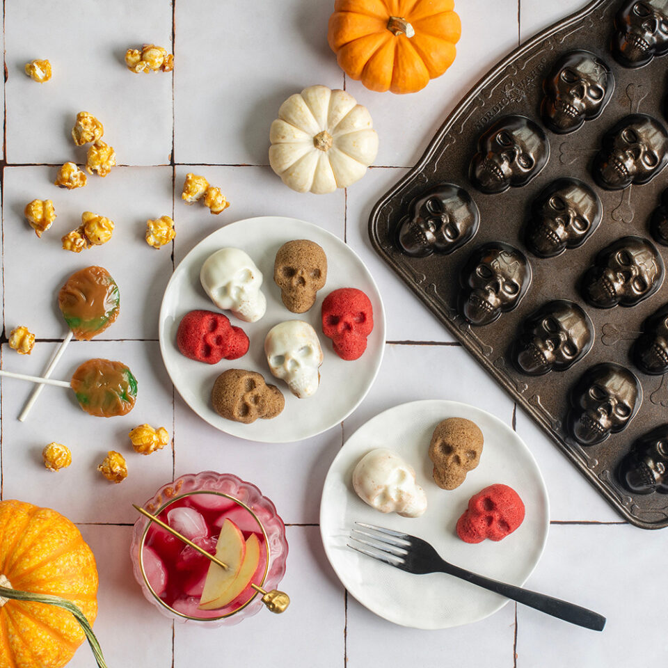 Skull Bites Cakelet Pan - Nordic Ware