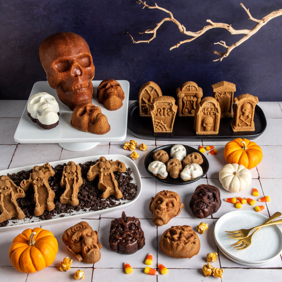 Haunted Skull Cake Pan | Halloween Baking Pans | 3D Cake Molds | Nordic ...