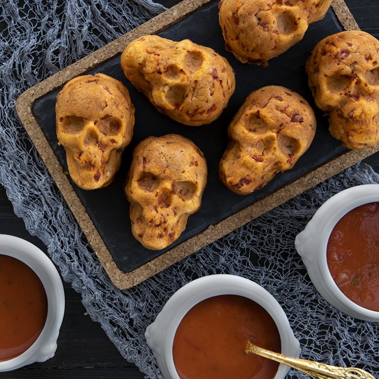 Cheesy Tomato Skull Bread - Nordic Ware