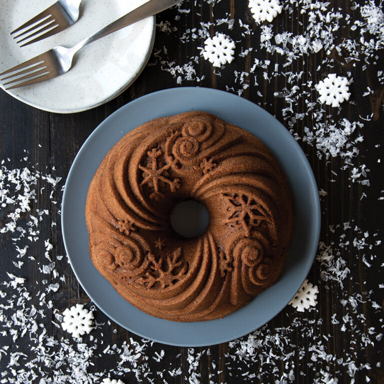 Let It Snow Bundt Pan | Holiday Bakeware | Christmas Baking Pans ...