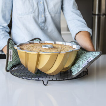 Bundt® Hot Pad Set of 2 | Bakeware Accessories | Nordic Ware