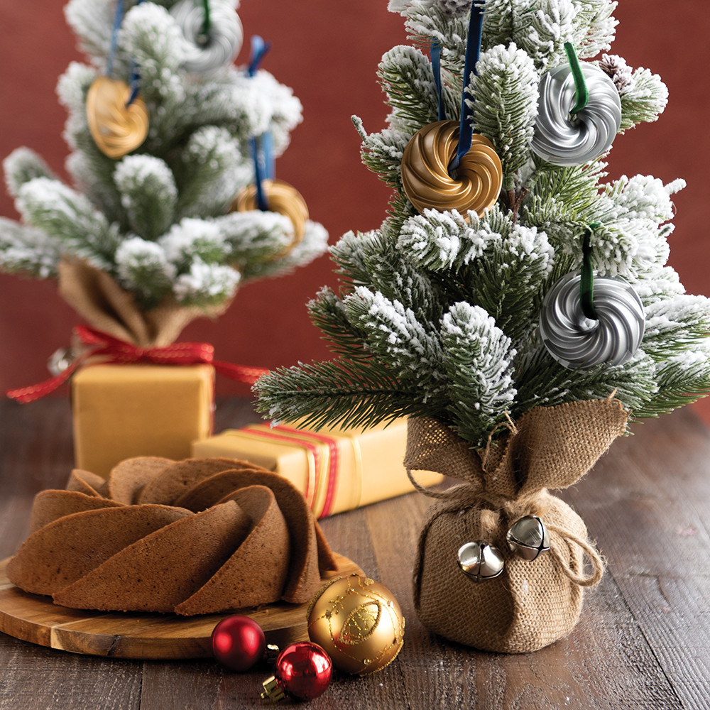 Set of 2 Collectible Ornaments, Heritage Bundt® | Holiday Gifts ...