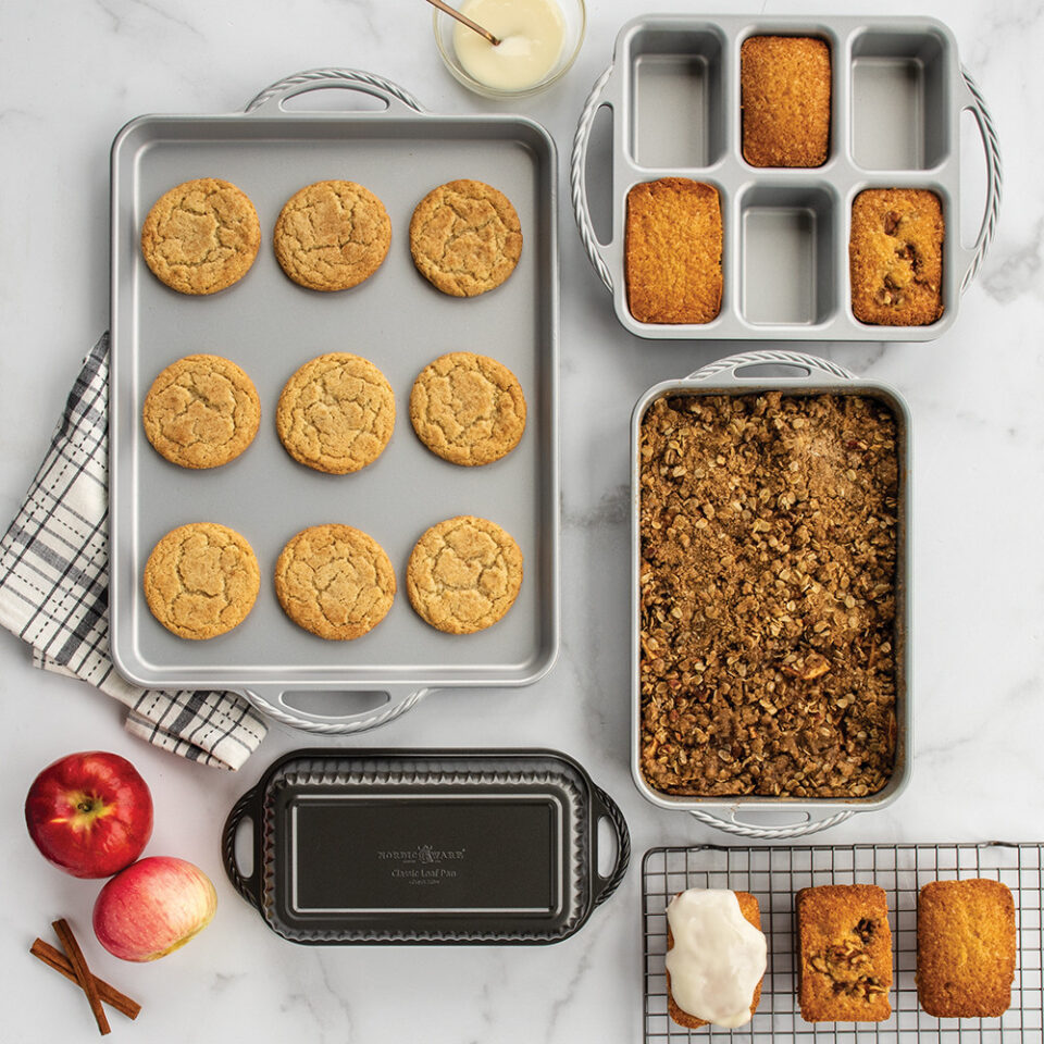 ProCast 7" x 11" Baking Pan | Cast Aluminum Bakeware | Nordic Ware