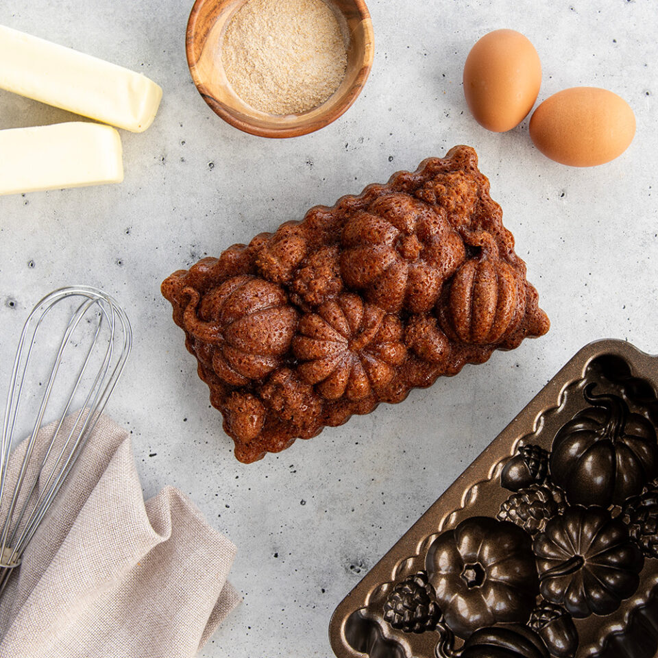 Harvest Bounty Loaf, Loaf Cake Keeper, & Pumpkin Quick Bread Mix Set ...