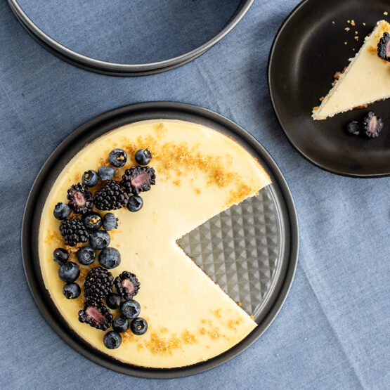 7" Springform Pan with Embossed Discs - Nordic Ware