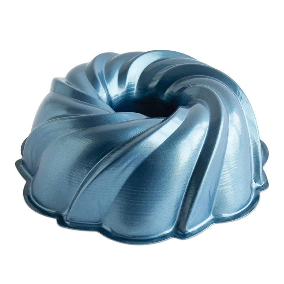 Swirl Bundt Pan | Formed Aluminum Bakeware | Nordic Ware