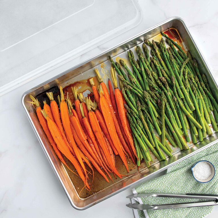 Naturals® Big Batch Pan with Lid - Nordic Ware