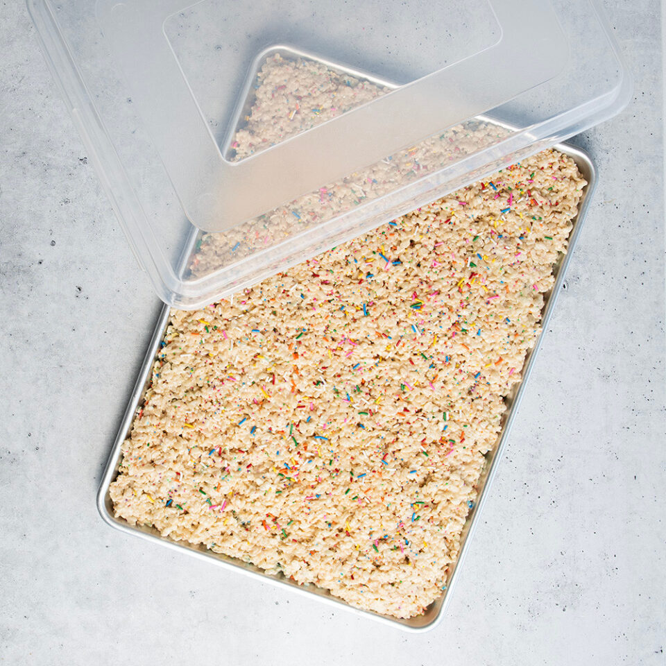 Naturals® Big Sheet Pan with Lid - Nordic Ware