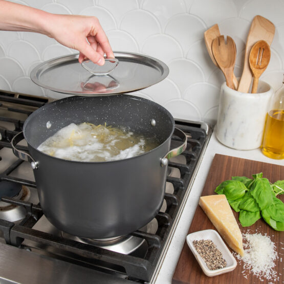 Verde 8 Quart Stock Pot with Lid | Ceramic Cookware | Nordic Ware