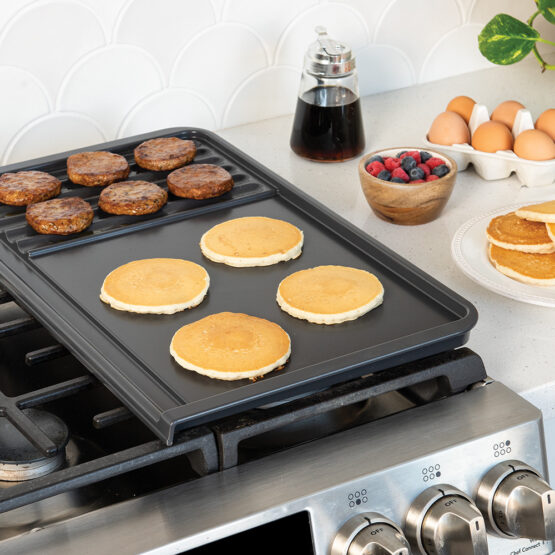 Basalt Dual Top Grill Griddle | Family-sized Griddle | Nordic Ware