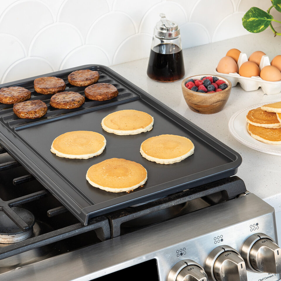 Basalt Dual Top Grill Griddle | Family-sized Griddle | Nordic Ware