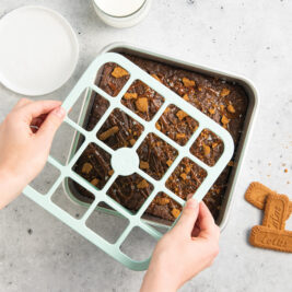 Brownie Buddy™ Cutter | 9x9 Pan Slicer | Nordic Ware