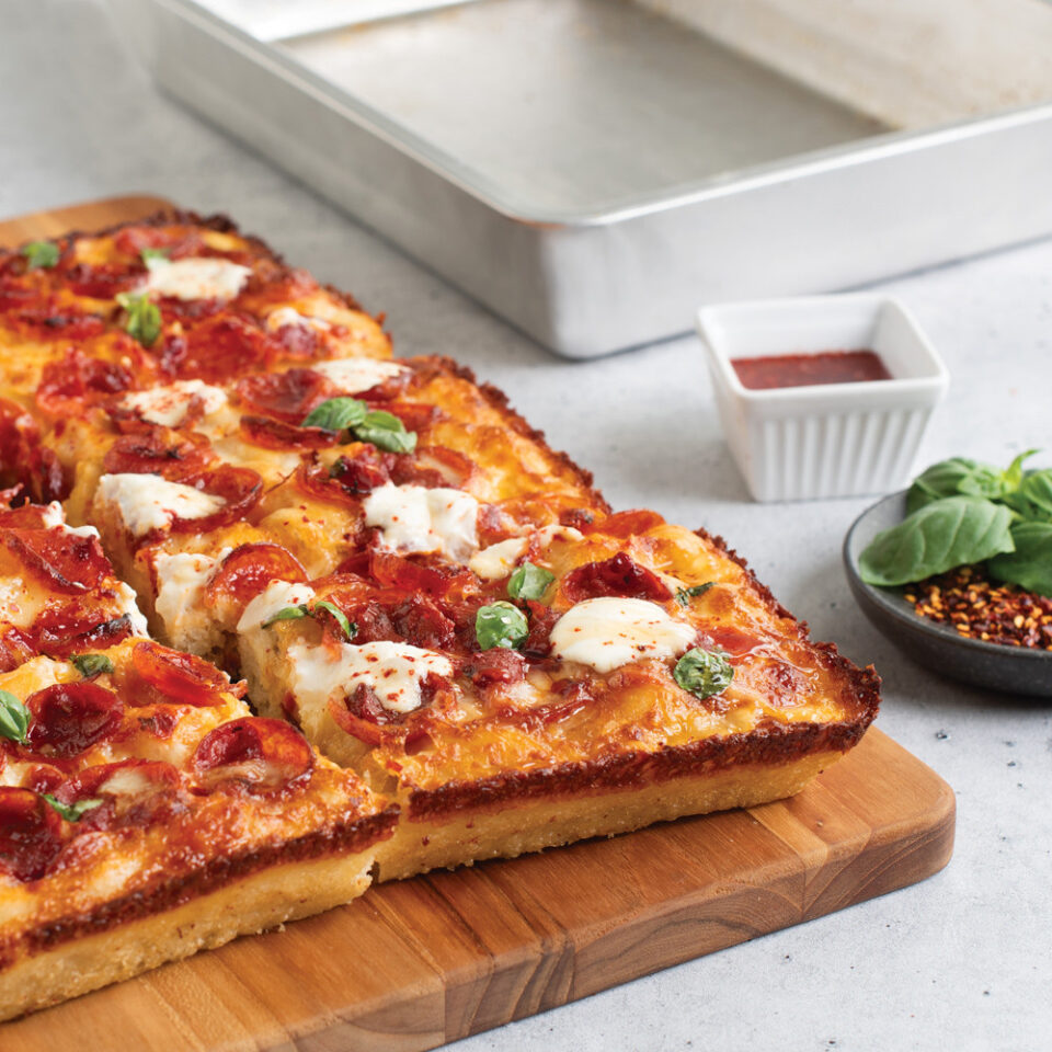 Detroit Pizza Pan | Natural Aluminum Bakeware | Nordic Ware
